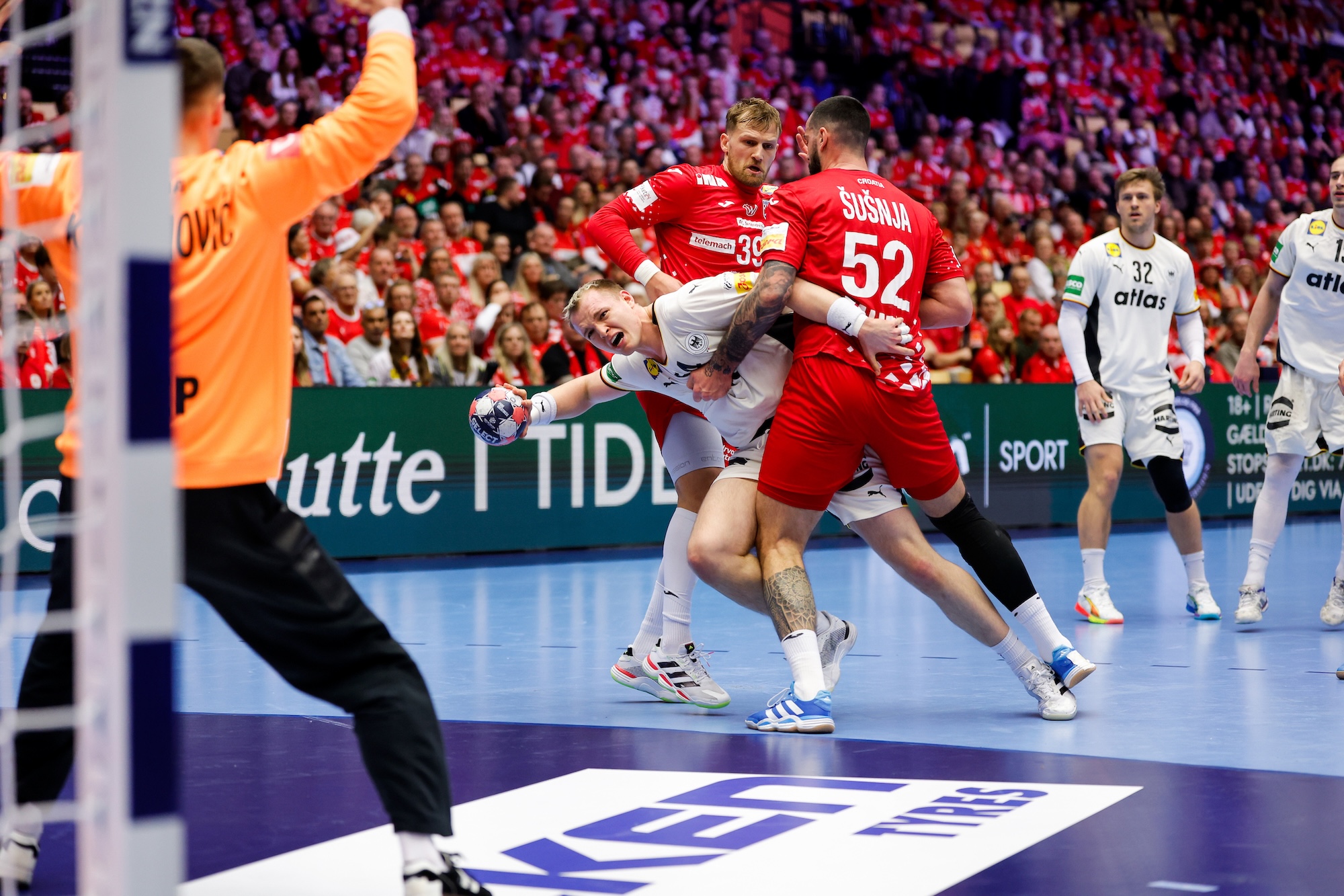 10 years later, Germany return to EHF EURO final
