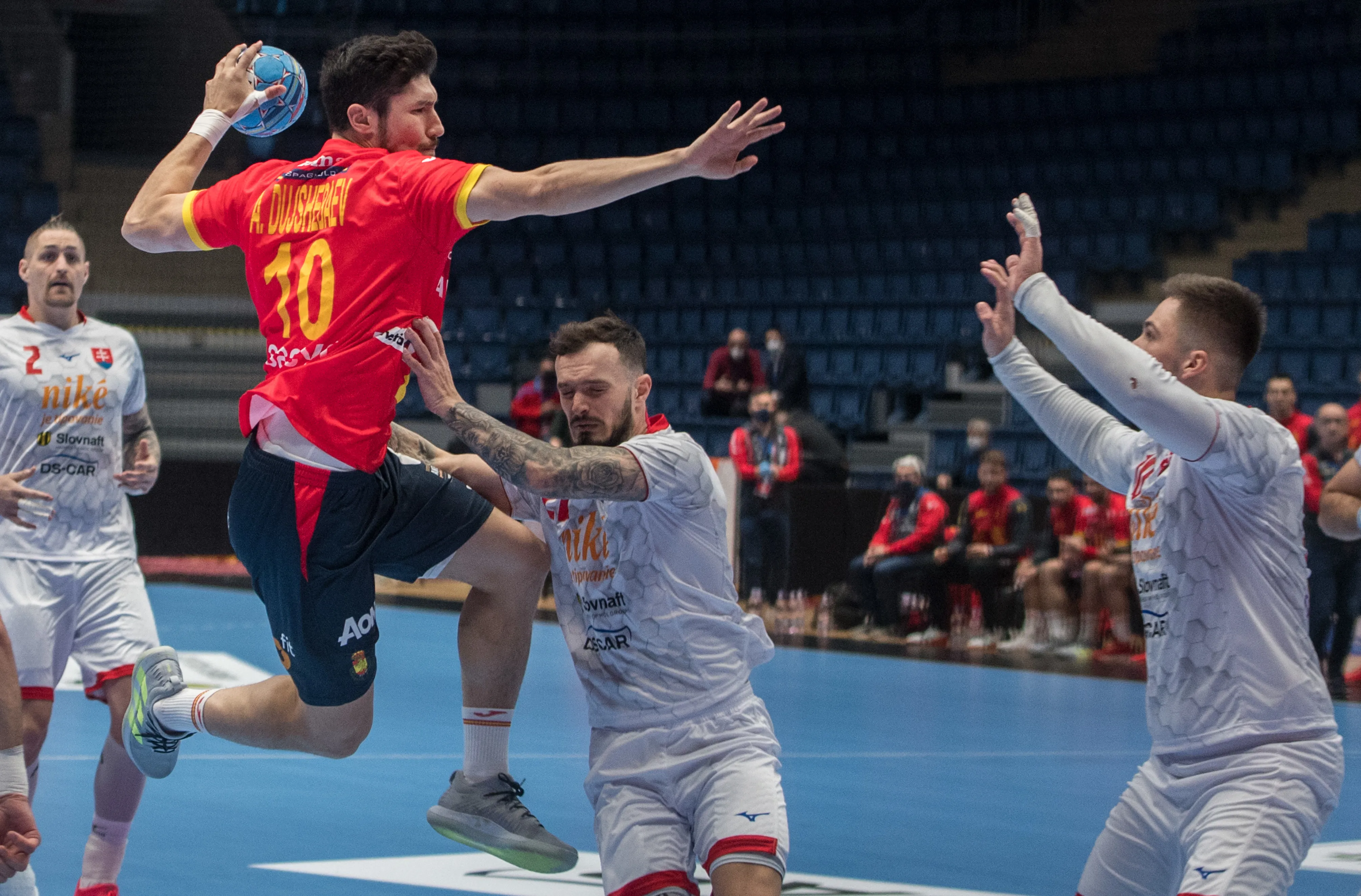 Spain outclass EHF EURO hosts on home court
