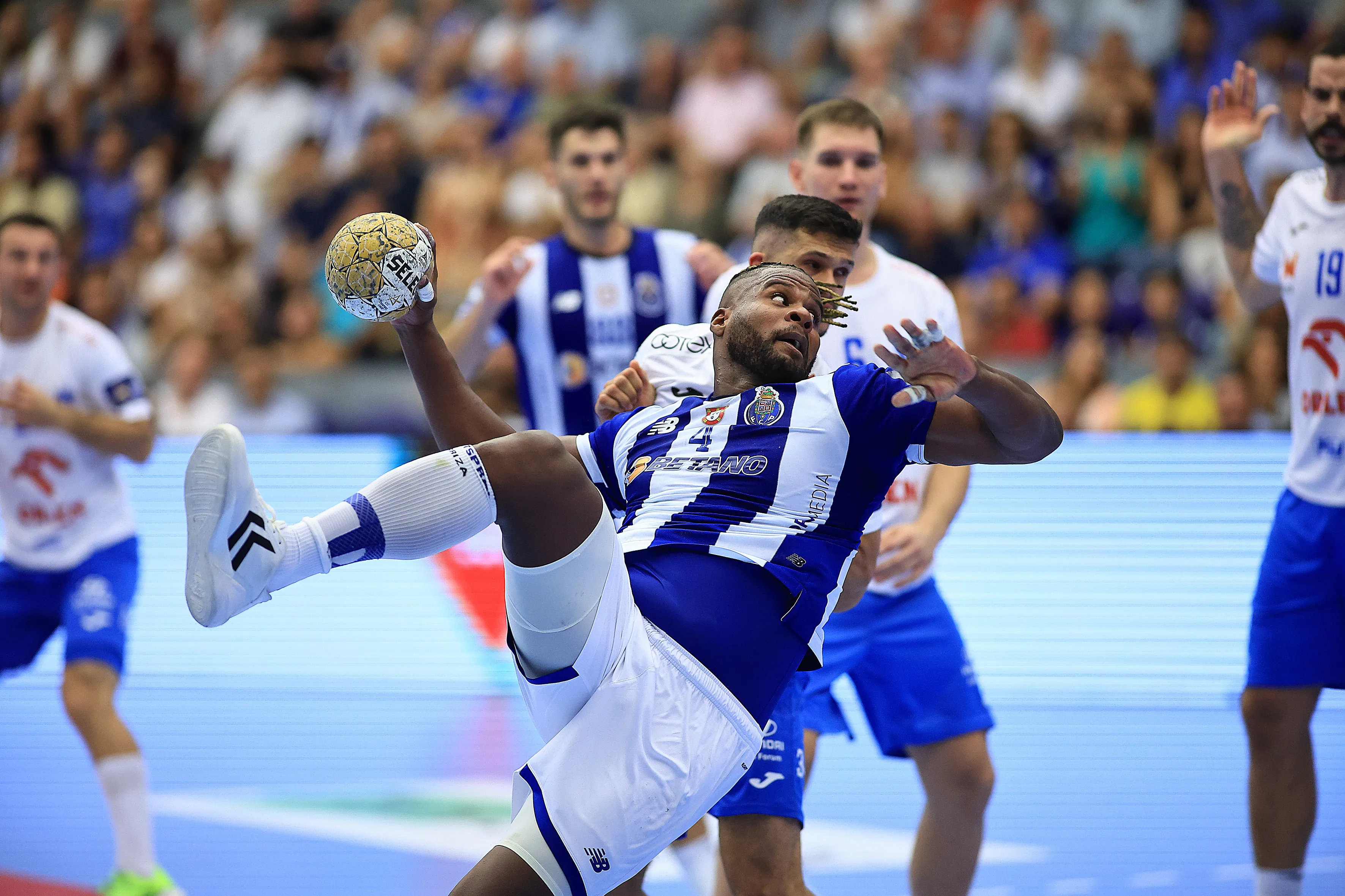Seven teams head into round 3 unbeaten