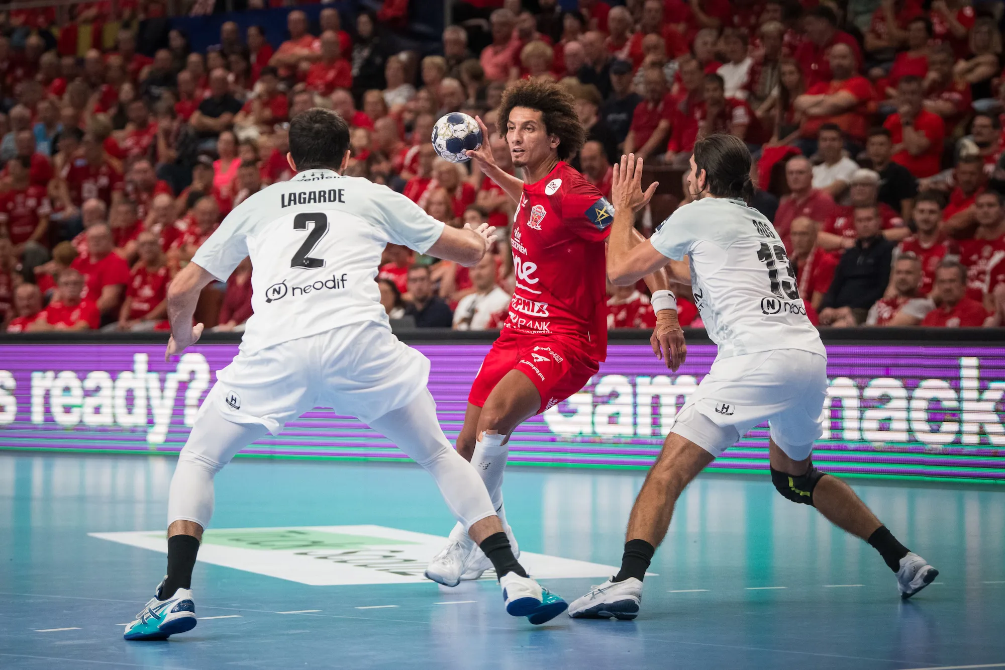 CL handball: Magdeburg take win on Barça ground; Veszprém open account