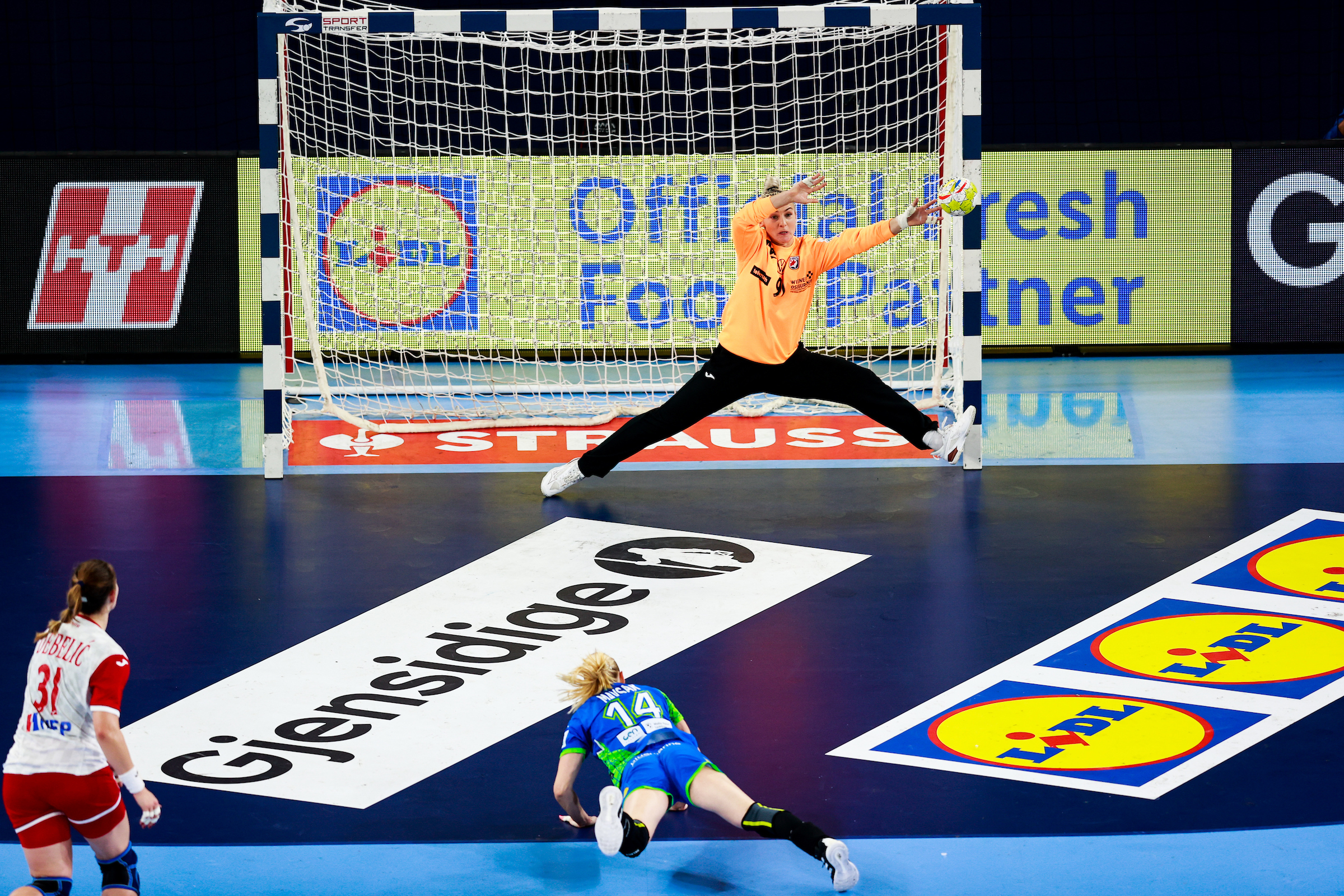 Slovenian dream continues with first main round win