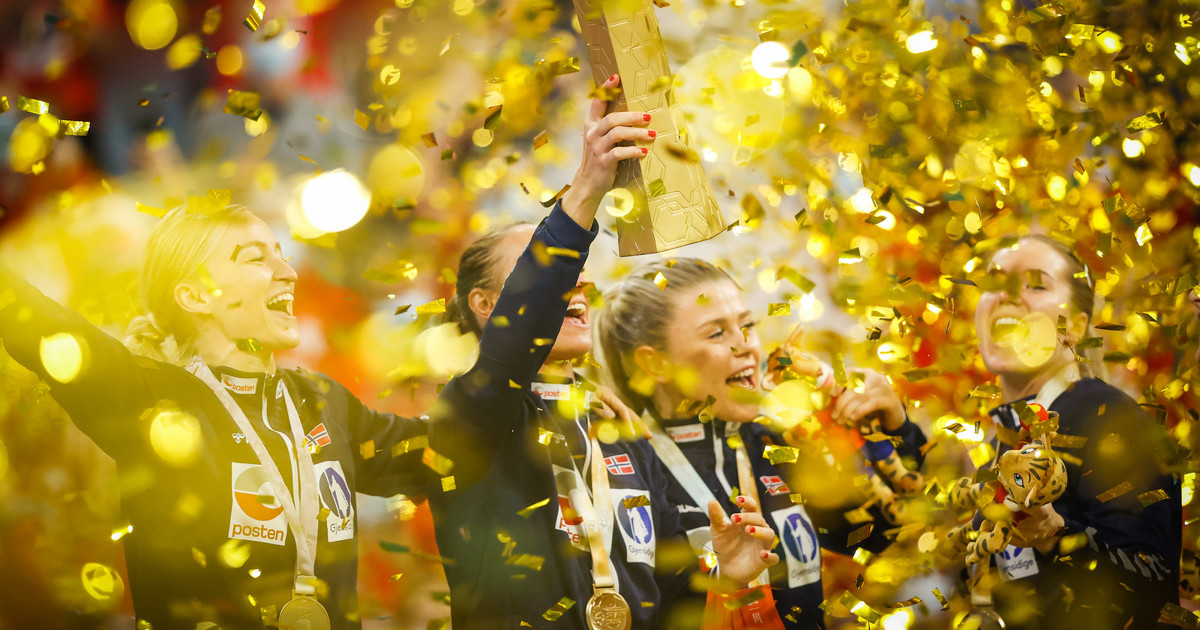 Norway rally to beat France for fourth world title