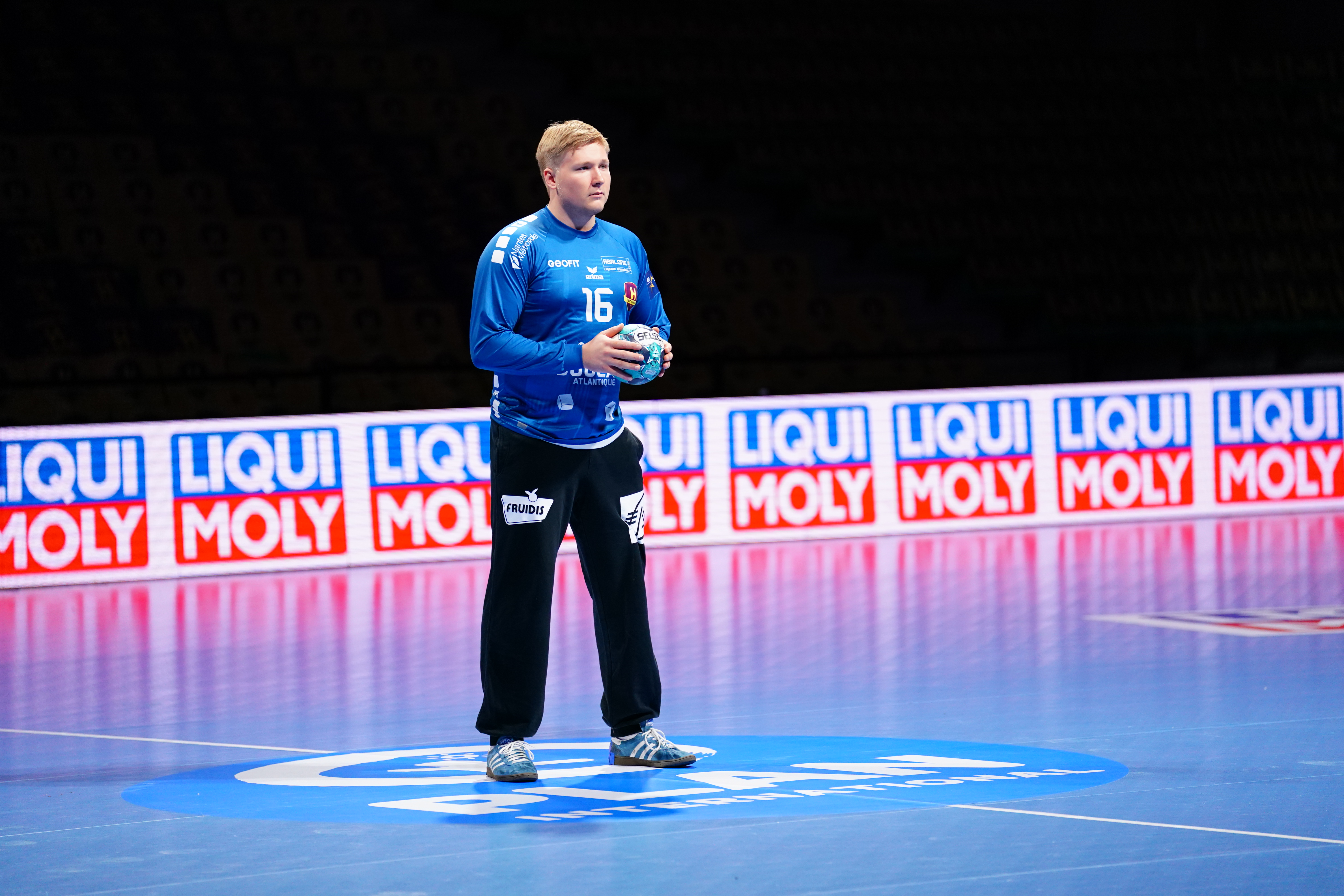 Emil Nielsen ready to face fellow world champions