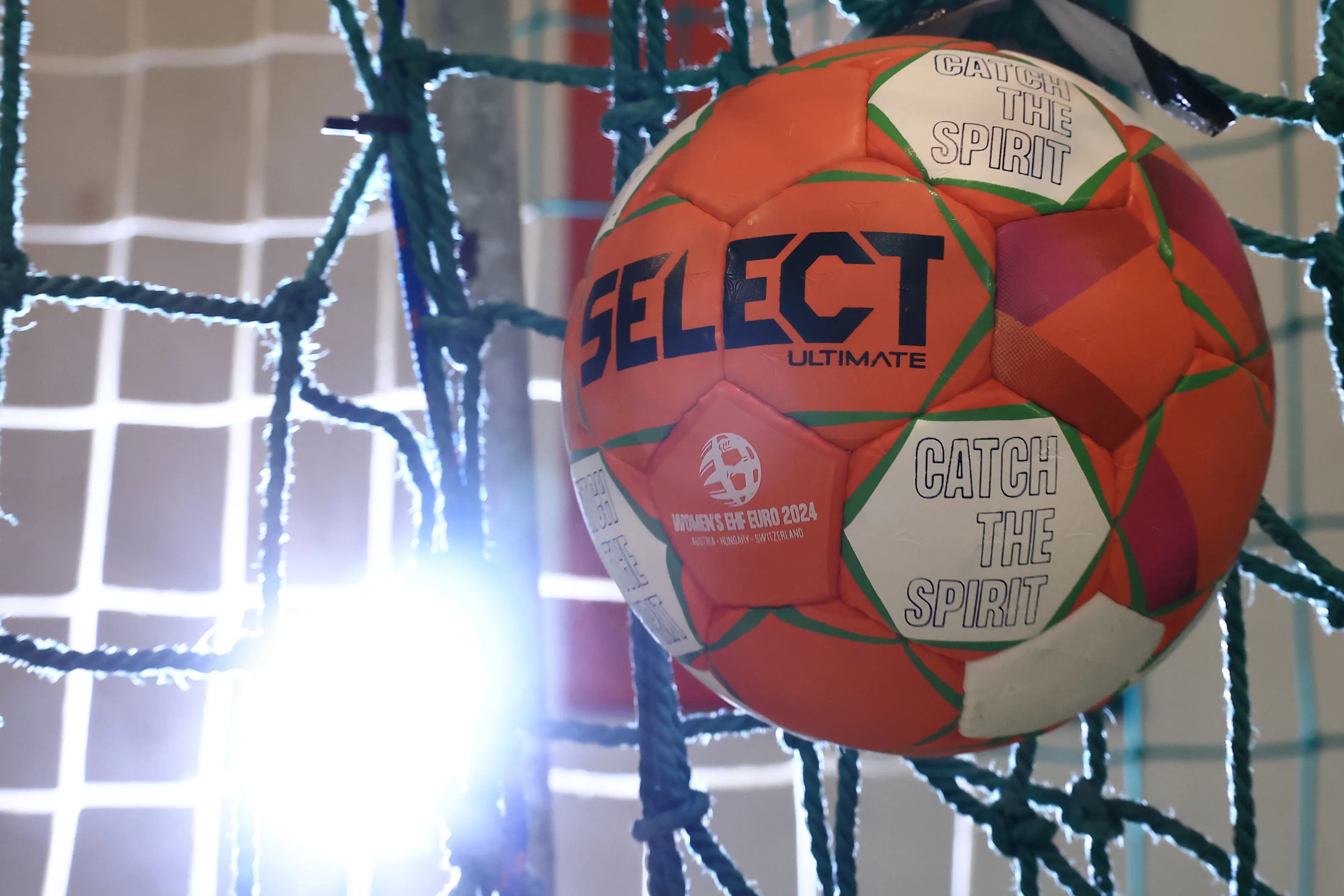 EHF and SELECT extend national team ball and resin contract to 2028
