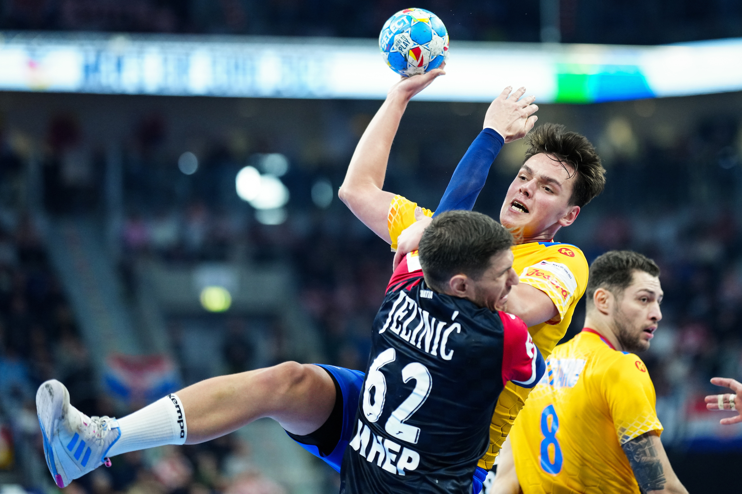 Croatia celebrate main round berth with win against Romania