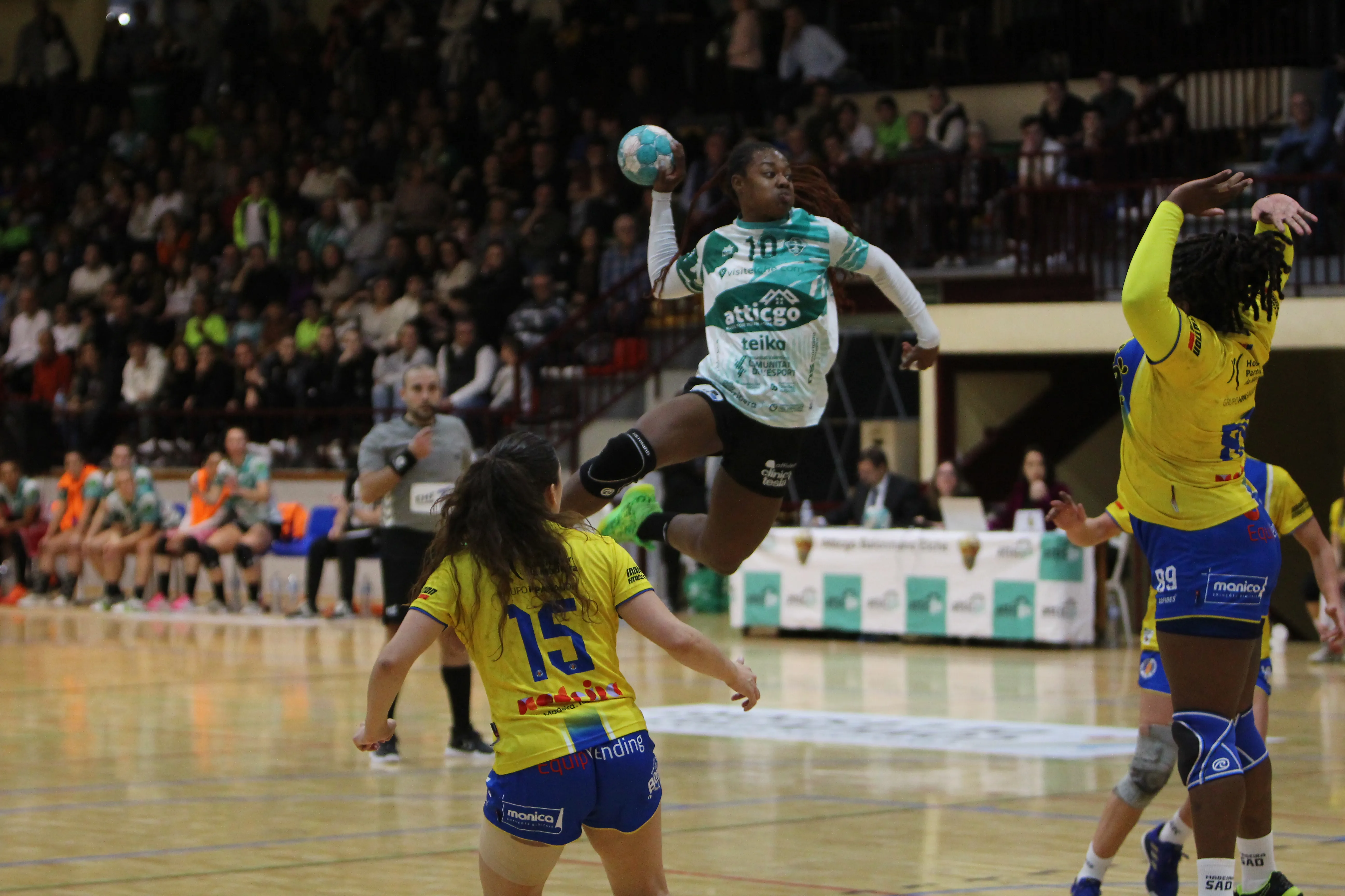 Three Spanish sides progress to quarter-finals